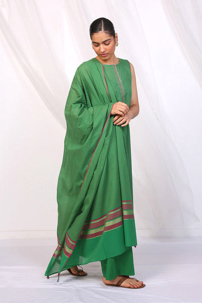 Weavers Tale Suit – Generation International
