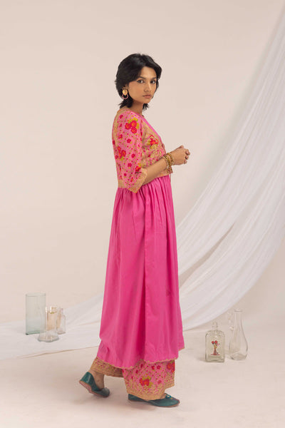 Gilded Glam Embroidered Kurta – Generation International
